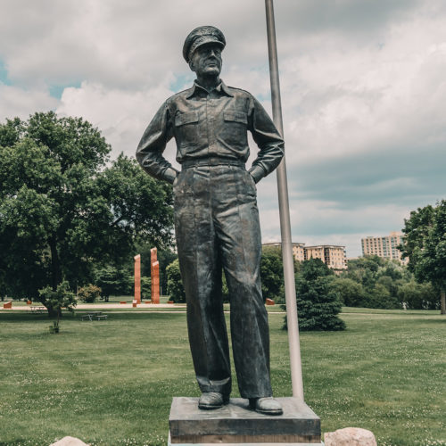 MacArthur Statue - War Memorial Center